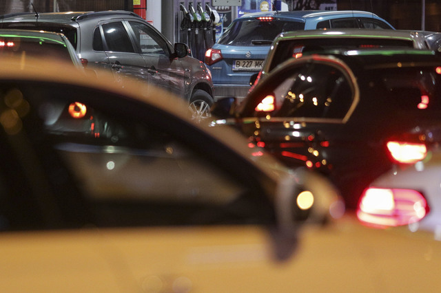 Benzină - Ieftinire. Motorina, cu 75 de bani mai scumpă TABEL | PROFIT.ro