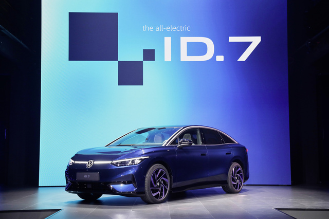 Volkswagen ID.7, "Passat electric", dezvăluit după surpriza stricată ...