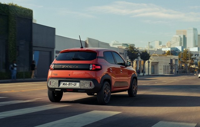 ULTIMA ORĂ Dacia Spring a depășit vânzările Tesla Model 3 și revine în ...