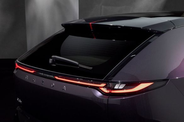 FOTO Mazda a lansat în Europa primul SUV electric al mărcii, cu aproape ...