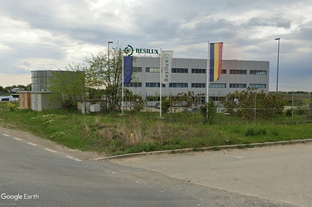 Familia milionarului belgian Pascal Vanhalst extinde fabrica de PET-uri ...