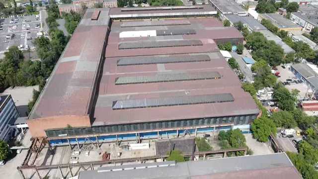 FOTO Fabrică-emblemă a regimului comunist, scoasă la vânzare. Platforma ...