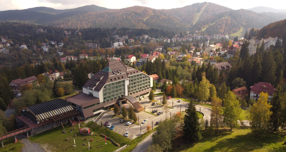 FOTO Hotel emblemă al României - repus la vânzare la preț mai mic, după ...