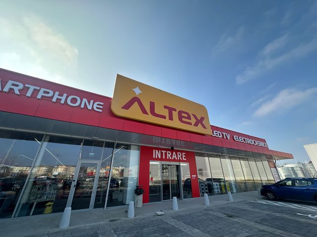 FOTO Altex introduce în magazine un nou produs, împreună cu Federația ...