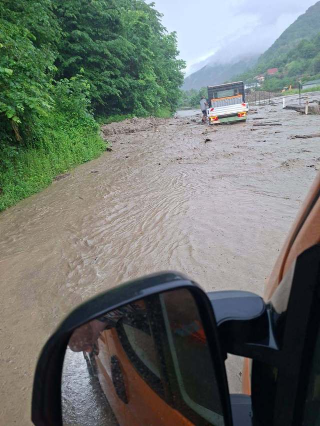 CNAIR: Traficul rutier pe DN 10, în zona localităţilor Nehoiaşu şi ...