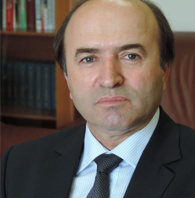 Tudorel Toader spune că CCR va putea lua o decizie în privinţa anulării ...