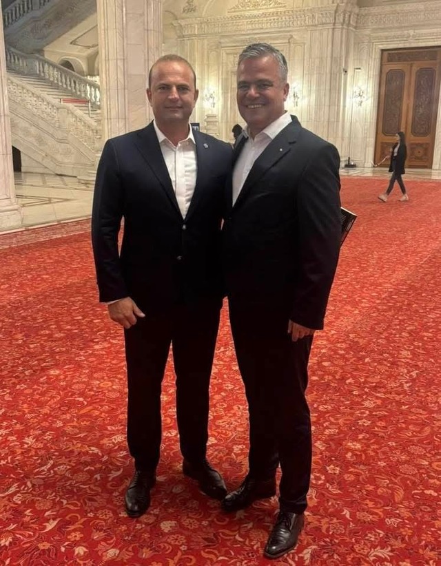 ADRIAN VEŞTEA, DESEMNAT PREMIER - Deputatul PNL George Scarlat îl ...