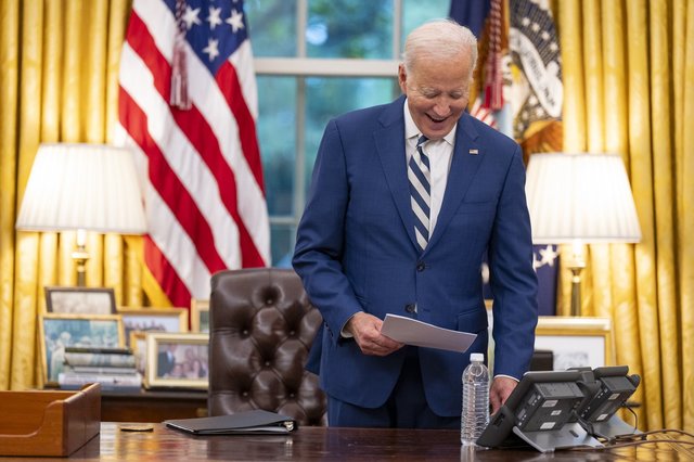 ZIUA ÎNVESTIRII. Biden i-a lăsat lui Trump o scrisoare la Casa Albă ...