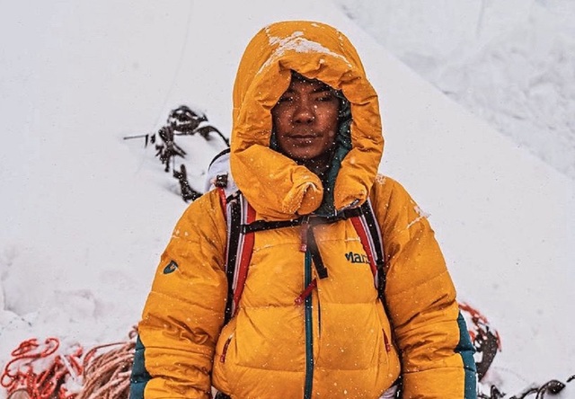 Un nepalez de 18 ani a escaladat toate cele 14 vârfuri de peste 8.000 ...