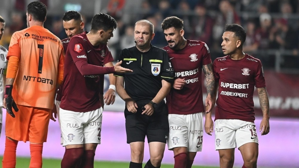 Rapid este singurul club din Romania ce are o minge oficiala dedicata ...